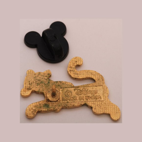Disney | Jewelry | Disney Tiger Collectible Pin | Poshmark